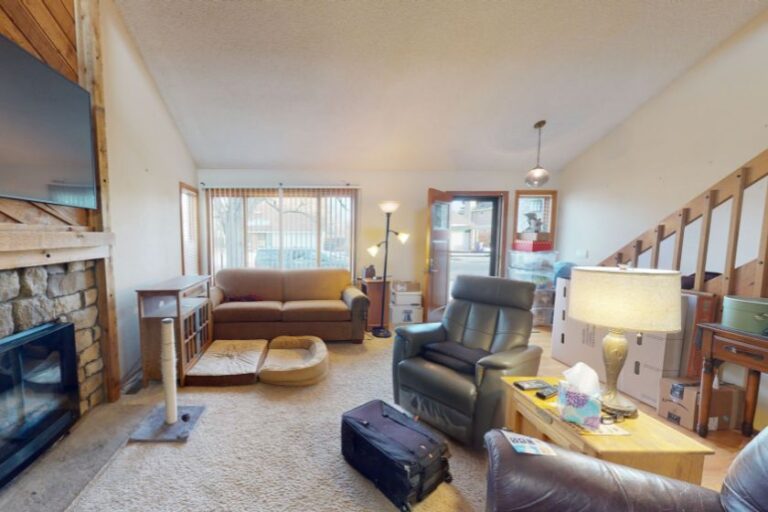 How to Stage a Living Room: Ideas, Tips, & Tricks - Curbio