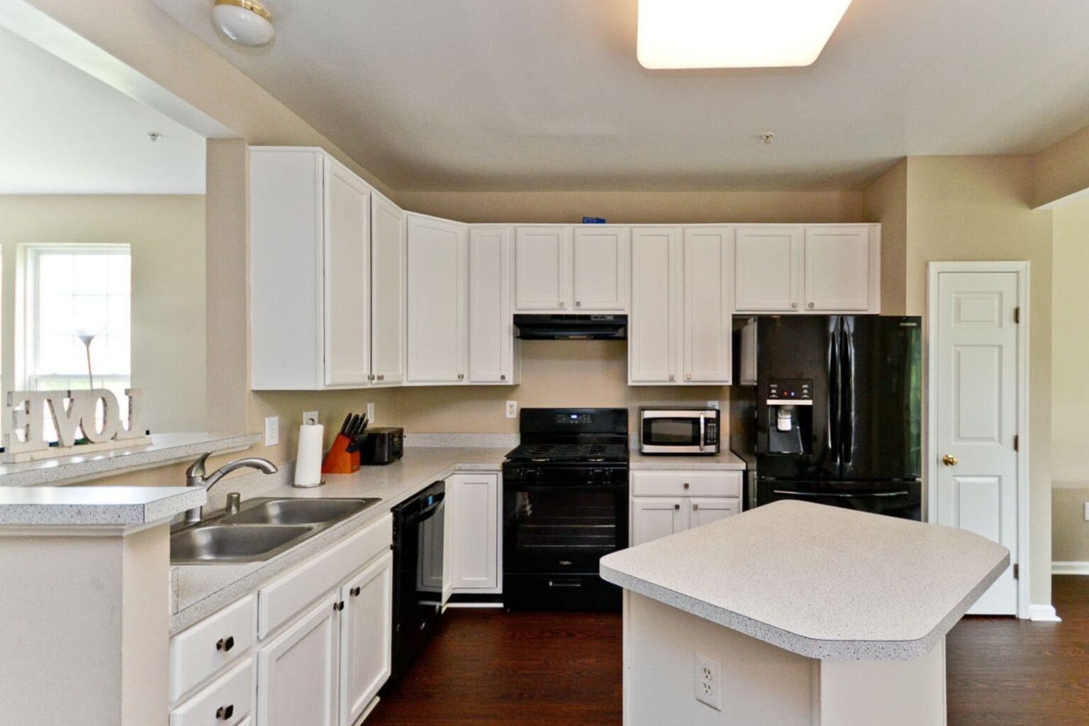 Interior Refresh, Exterior Facelift | Curbio Past Projects